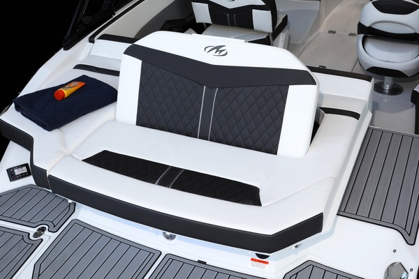 218SS 2025 | Monterey Boats
