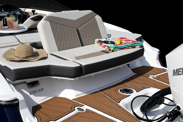 235SS 2025 | Monterey Boats