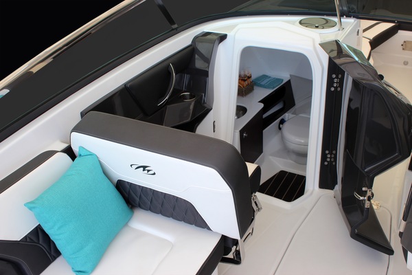 298SS 2025 | Monterey Boats