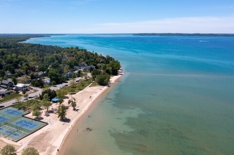 Boat Show Fun & Great Lakes Thrills In Bay Harbor, Michigan | Monterey ...