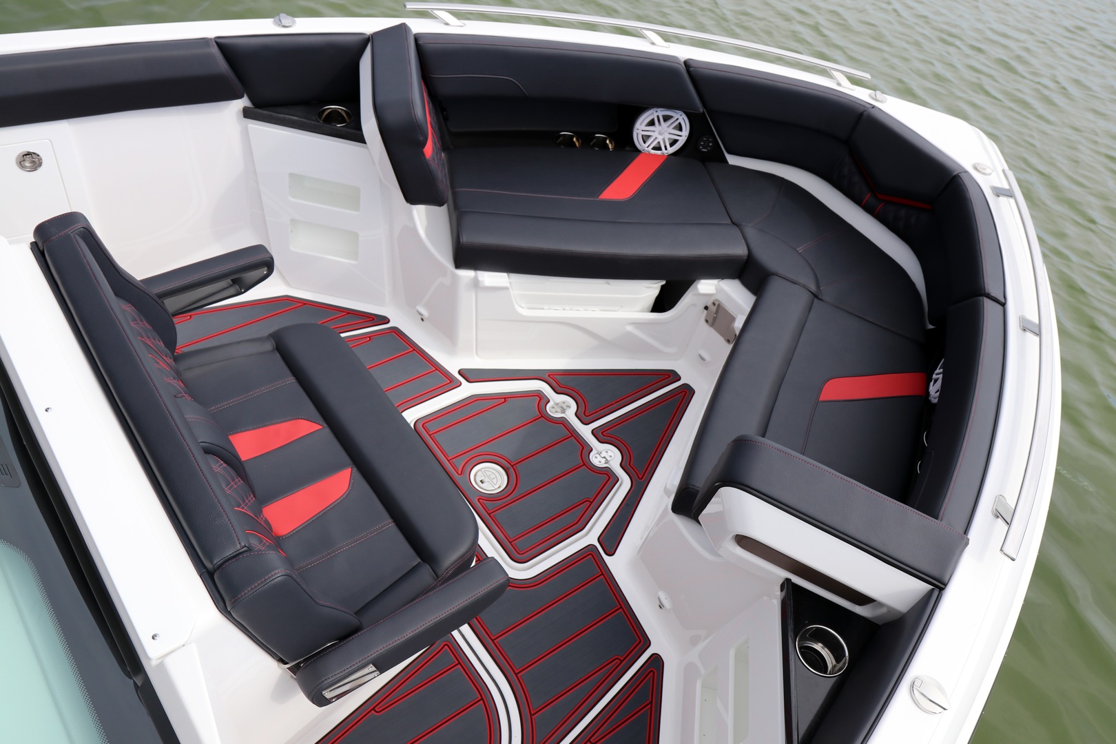 ELITE 30 OB 2025 | Monterey Boats