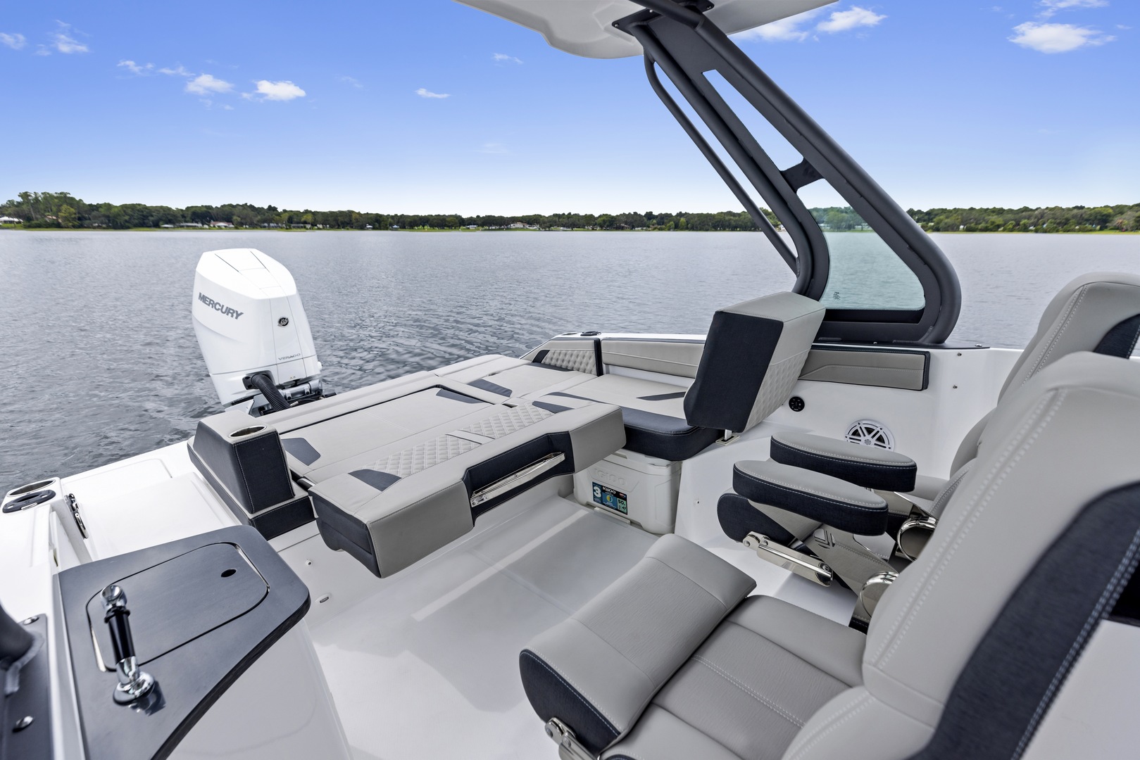 ELITE 27 OB 2025 | Monterey Boats